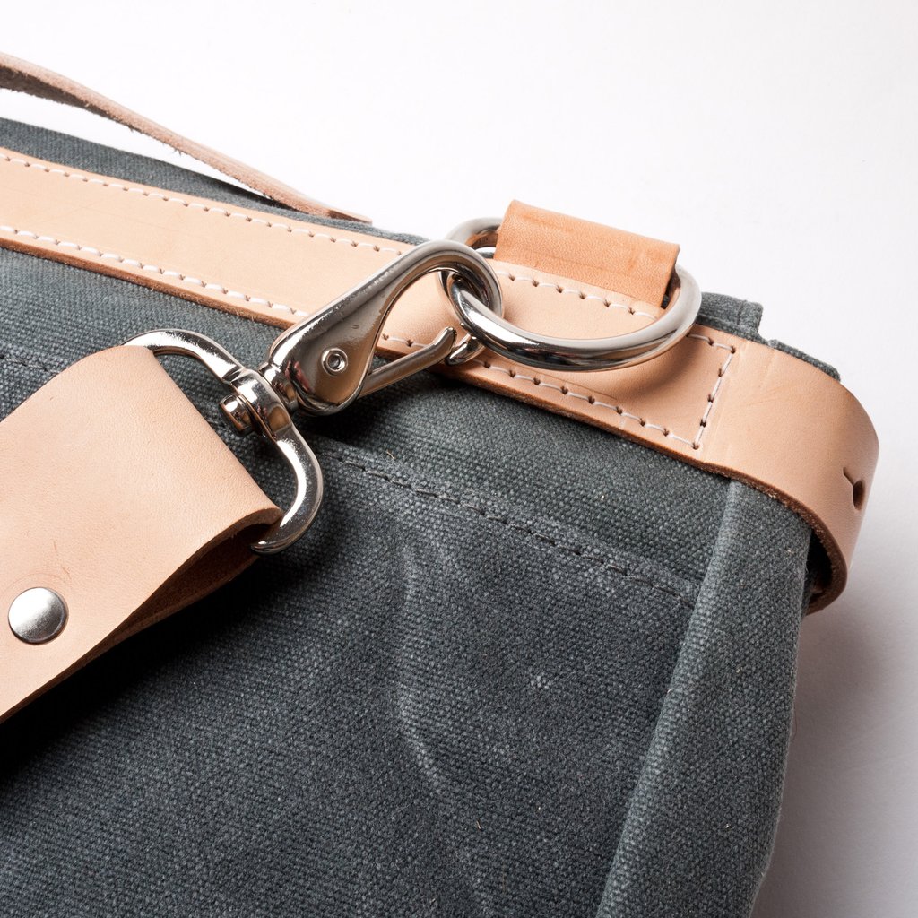 Messenger Bag + Pouch Set - Quasense Co., Ltd